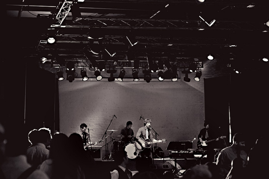A Real Hi-Fi Wedding: Dea & Jack’s Live Band Bash | HI-FI WEDDINGS ...